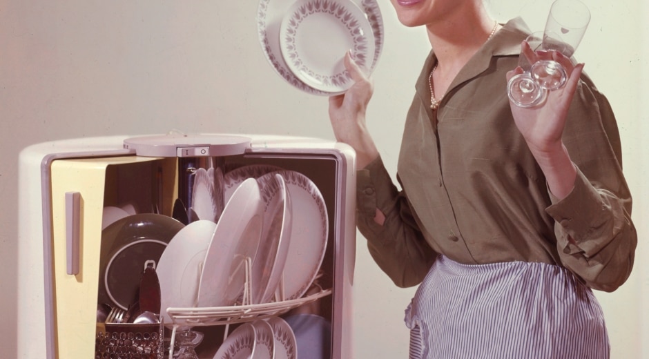 Ad for the very first dishwasher from Electrolux, the countertop D10 ...
